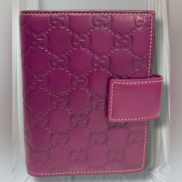 Gucci | Accessories | Euc Gucci Agenda Vintage Planner 209 Raspberry ...